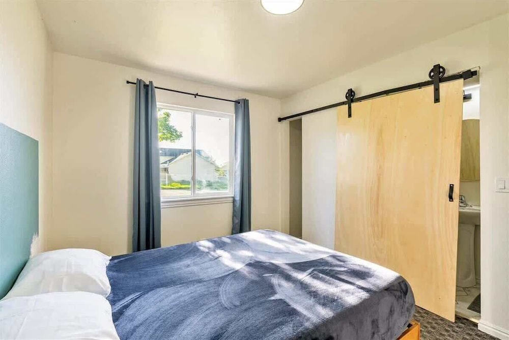 Near Ogden Trail, Private Room W/ Bathroom! - Ogden, UT