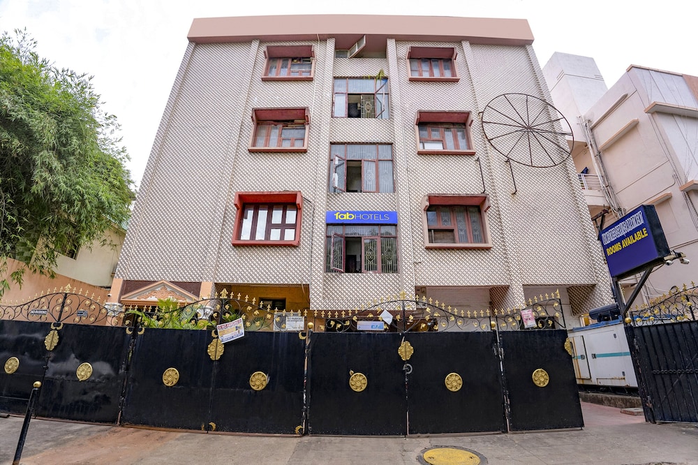 Fabhotel Home Tree Service Apartment T Nagar - Chennai