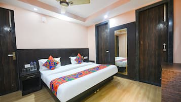 Quarto Deluxe | Lençóis de algodão egípcio, roupa de alta qualidade, cofre no quarto
