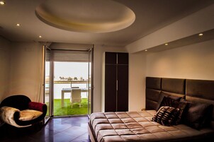 Quarto Familiar, não fumadores | Secretária, quartos insonorizados, Wi-fi grátis 