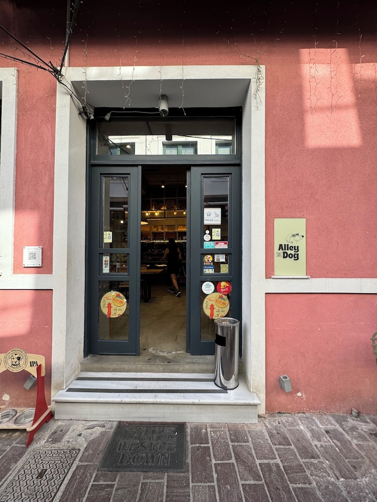 Alley Rooms - Лесбос