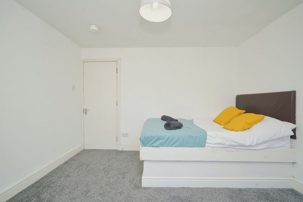 Welcome To H&h Quarters Entire Home In Stoke-on-trent - Stoke-on-Trent
