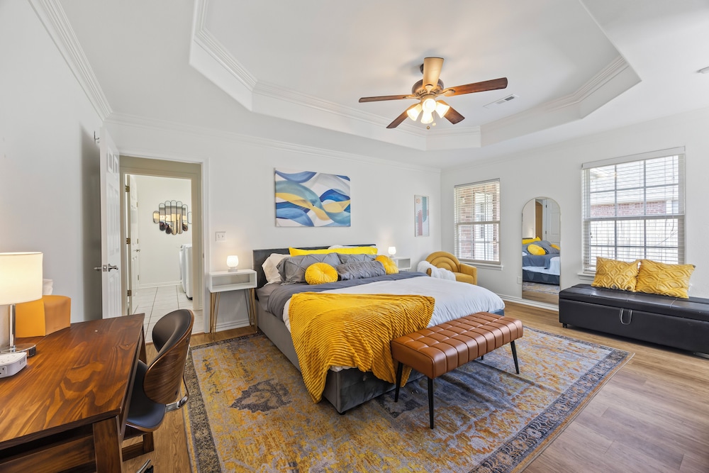 Full size ping-pong and foosball table! Bike, kid, dog, & work friendly. - Bentonville | Vrbo