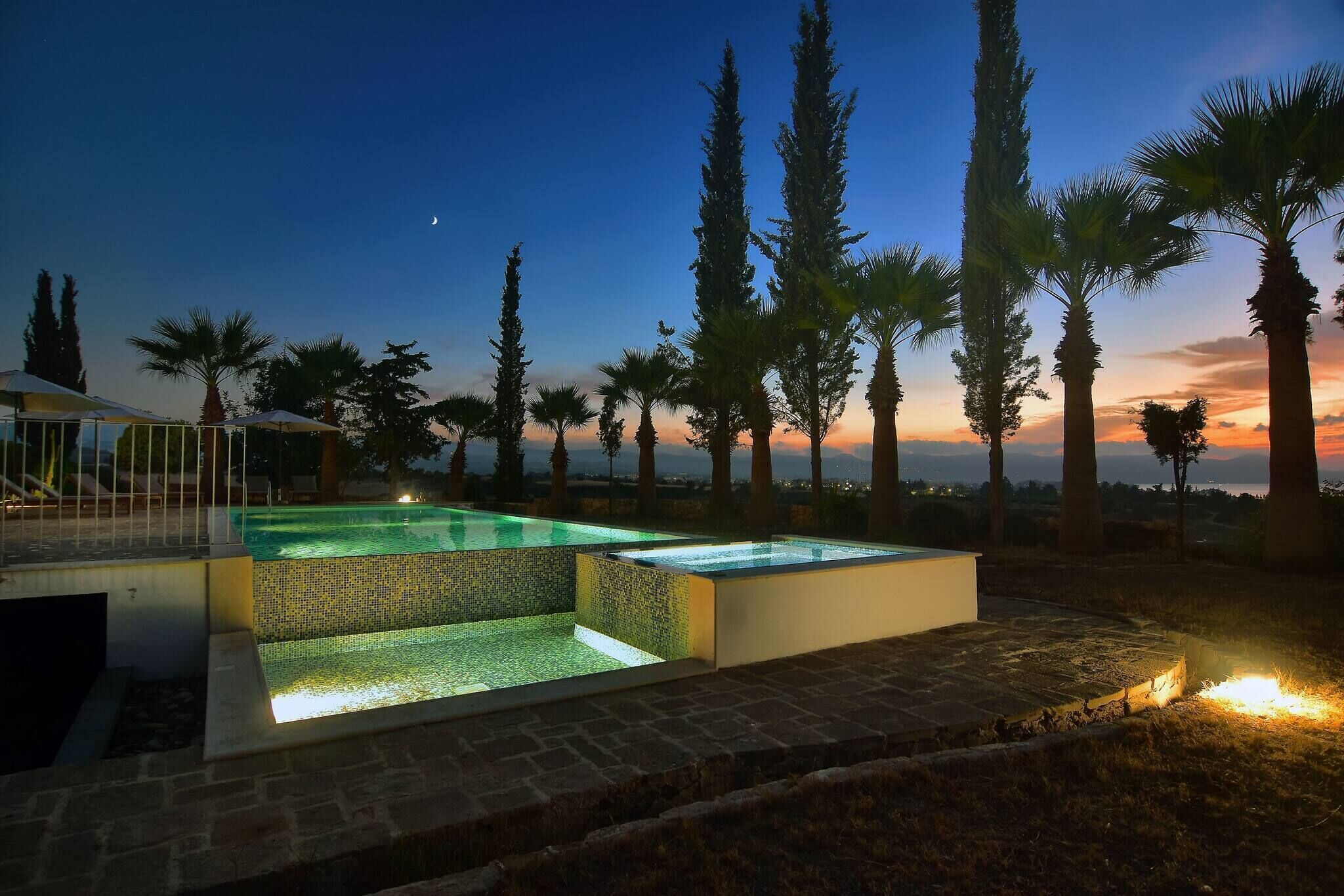 Vila, 6 quartos, para fumantes, piscina particular | Piscina | Piscina externa
