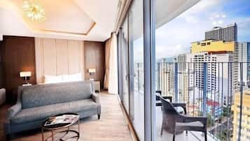 Quarto casal luxo, vista para a cidade | Banheiro | Produtos de toalete grátis, secador de cabelo (mediante solicitação)