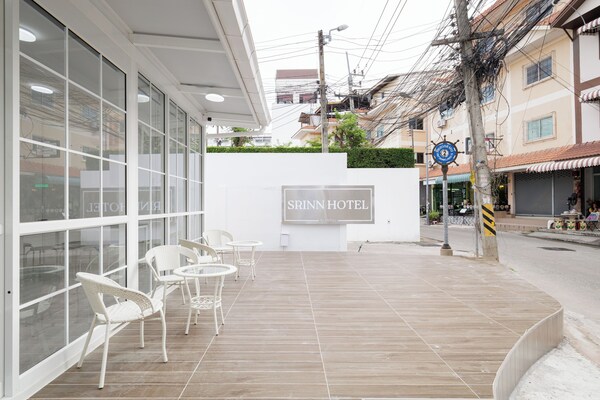 Srinn Hotel Pattaya Klang - Pattaya City