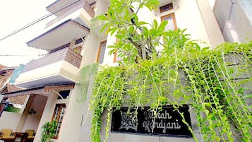 Fachada da propriedade
