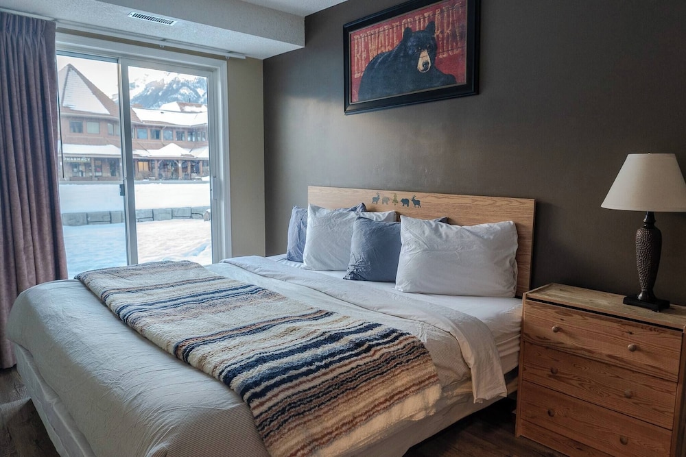 Mountain View Walk To All In Canmore Canada - Canmore