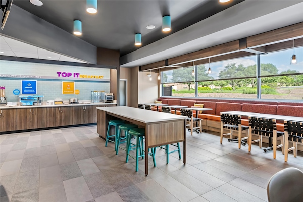 Café da manhã com buffet grátis todos os dias