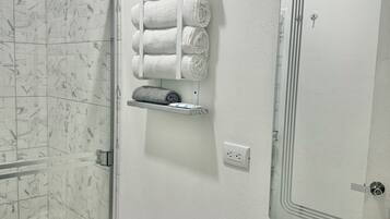 Quarto, 1 quarto, pátio, vista para o jardim | Casa de banho