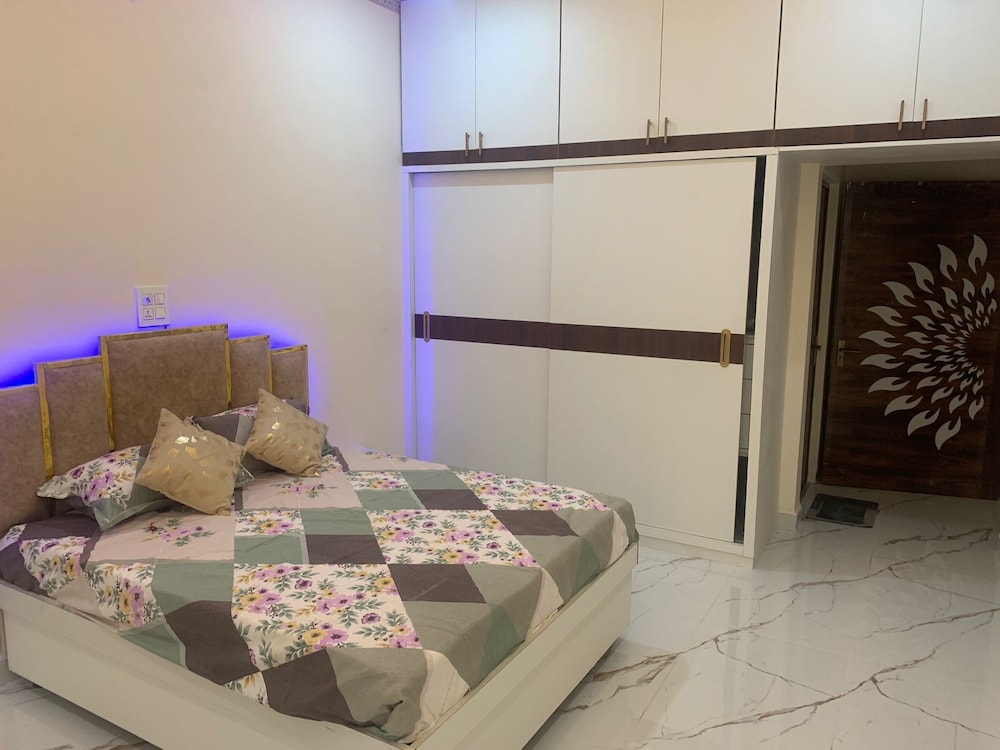Awesome 3-bedroom Bungalow In Jodhpur - Jodhpur