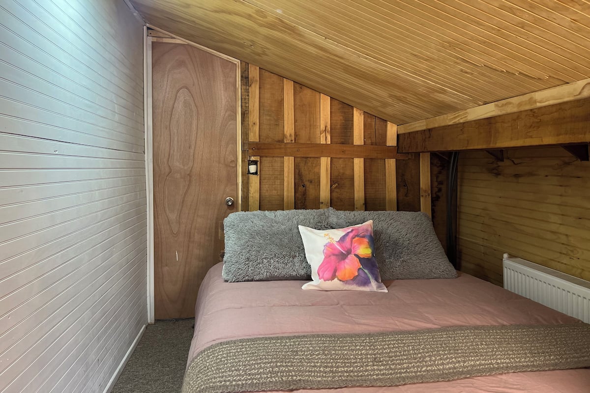 Quarto casal conforto (003) | Wi-Fi de cortesia, roupa de cama