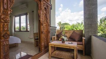 Quarto standard, sacada, vista para o pátio | Terraço/pátio