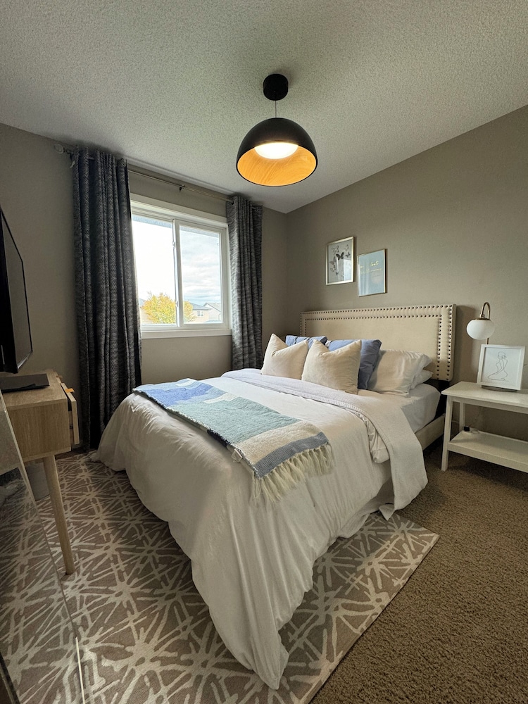 Cozy Private 1-bedroom 1 Bathroom Retreat In A Shared Home,calgary Se . - Alberta