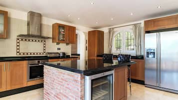 Vila (3 Bedrooms) | Parte interna