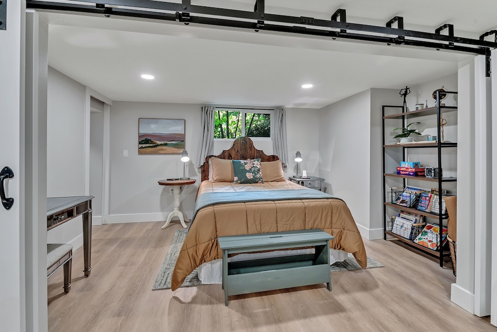 Clean, Modern Basement Suite In Tacoma - Tacoma, WA