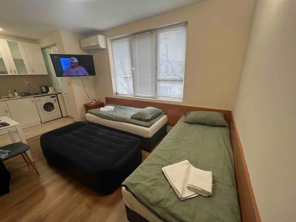 Varna Central Studio - Warna