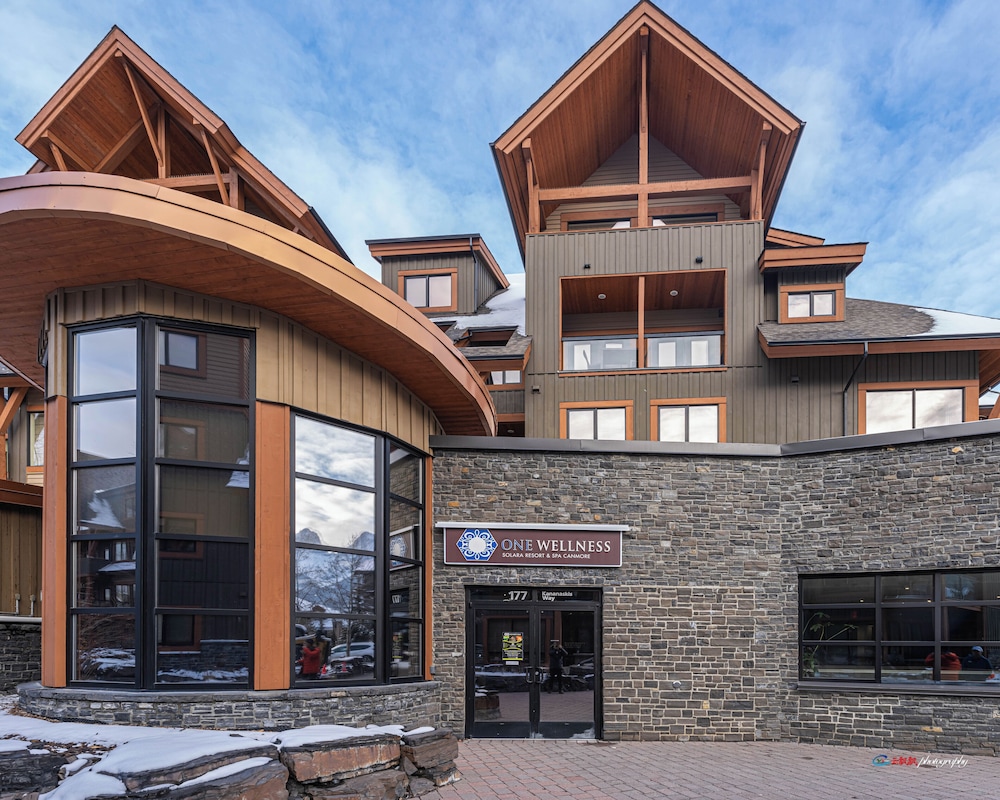 Solara Corner Suite-pool & Hot Tub & Spa - Canmore