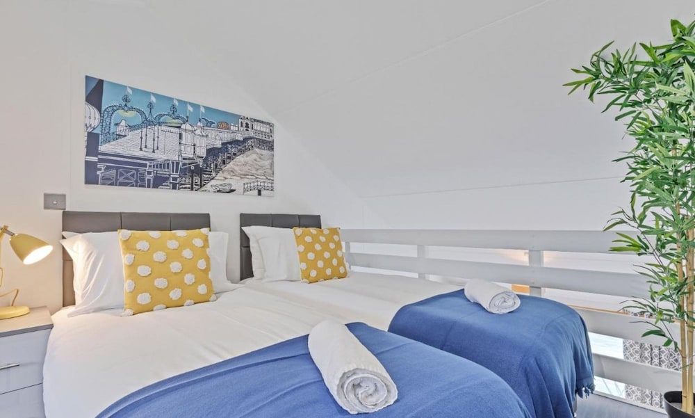 On The Water 2 -Waterside Studio With Terrace Overlooking The Harbour - Rottingdean