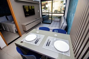 Apartamento luxo, sacada | Cozinha americana privada