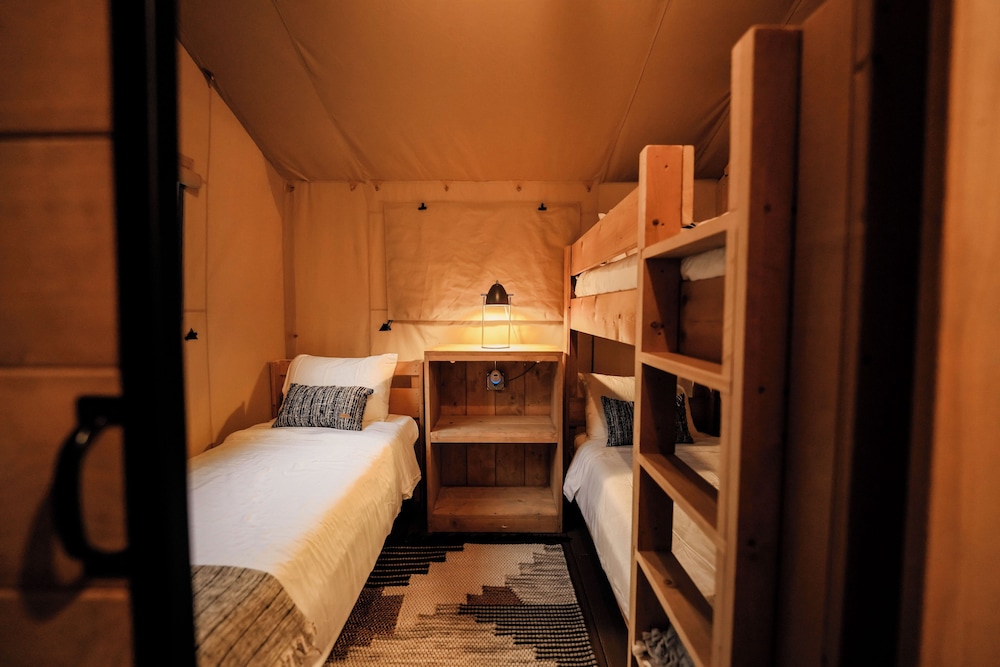 The Meadow Tent At Hilla Ranch Glamping - San Saba, TX