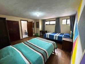 Quarto Triplo Básico | Casa de banho