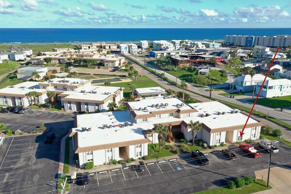 Beach Boardwalk Access Pool + Remodeled Interior Tropical Haven By Avantstay - Port Aransas, TX