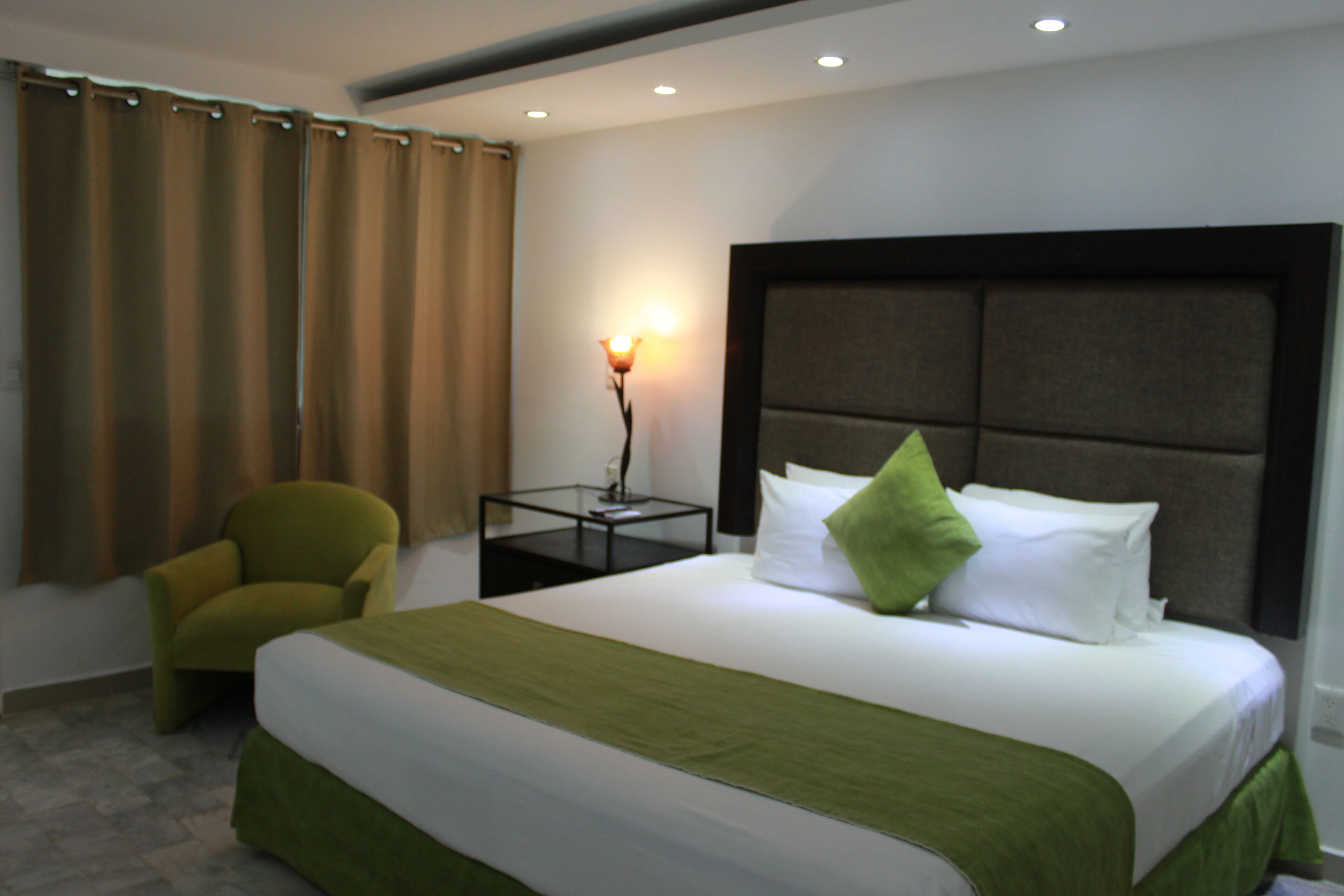 Quarto clássico | Escrivaninha, Wi-Fi de cortesia, roupa de cama