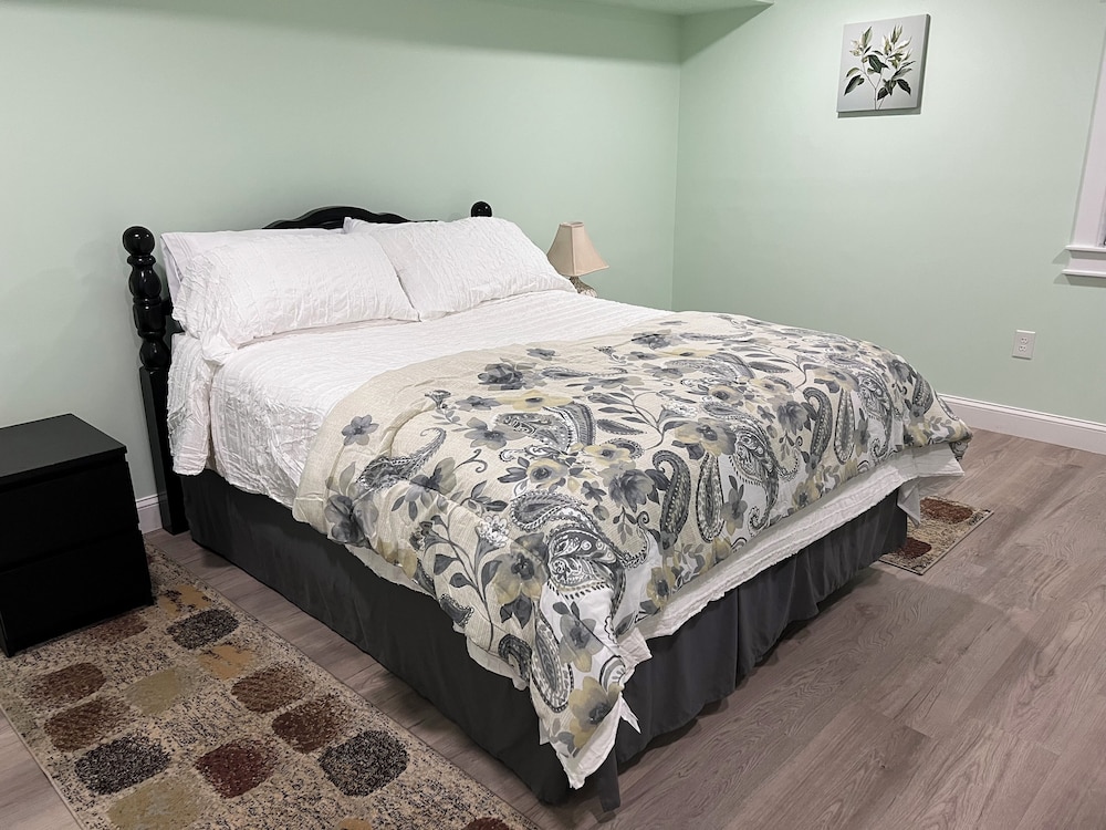Mom's Space A Place That Has You In Mind. You Deserve The Best Of Comfort. - Germantown