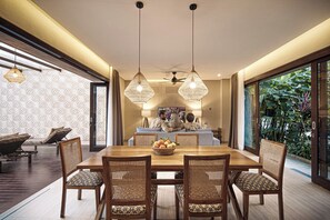 Vila, 3 quartos, piscina particular (Cozy Countryside, Family Collection) | 2 quartos, cofres nos quartos, individualmente mobiliados, escrivaninha