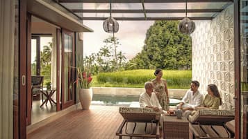 Vila, 3 quartos, piscina particular (Cozy Countryside, Family Collection) | 2 quartos, cofres nos quartos, individualmente mobiliados, escrivaninha