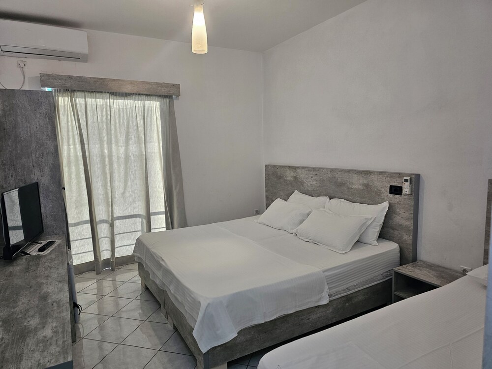 1bed Beachfront With Seaview Balcony - 5mintobeach - Saranda