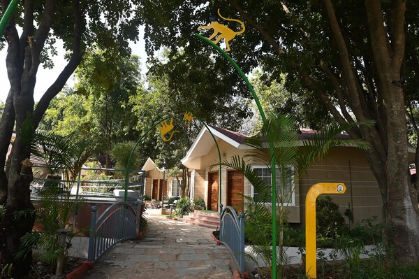 Neelam Foresteria Resort - Pachmarhi