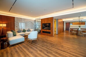 Suite Presidencial | Roupa de alta qualidade, camas de colchão viscoelástico, minibar 