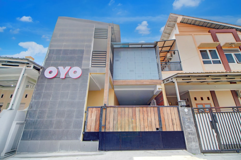 Hotel O Stasiun Tegal Near Alun-alun Formerly Ameera Guest House - Tegal