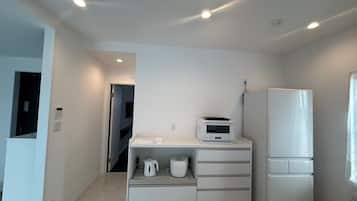 Casa | Cozinha privada | Geladeira grande, micro-ondas, cooktop, lava-louças