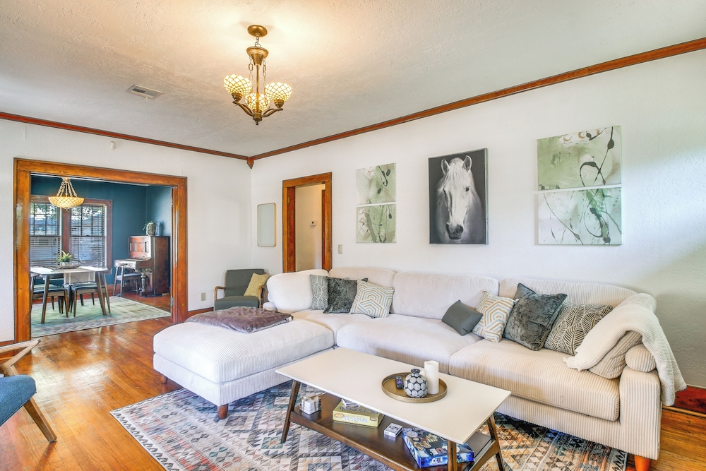 Walk To Town & 3 Mi To Fort Sill: Home In Lawton! - Lawton, OK