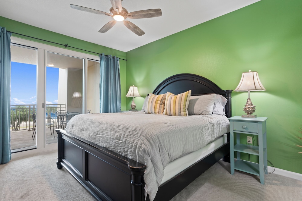 Serenity Now: Your Tranquil Escape Awaits. 2 Pools! Walk To The Beach! - Gulfport, MS