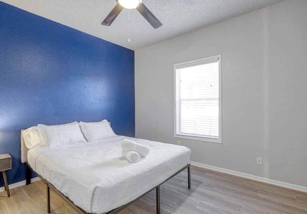 Homey 2bd Apt | Austin Texas - Leander, TX