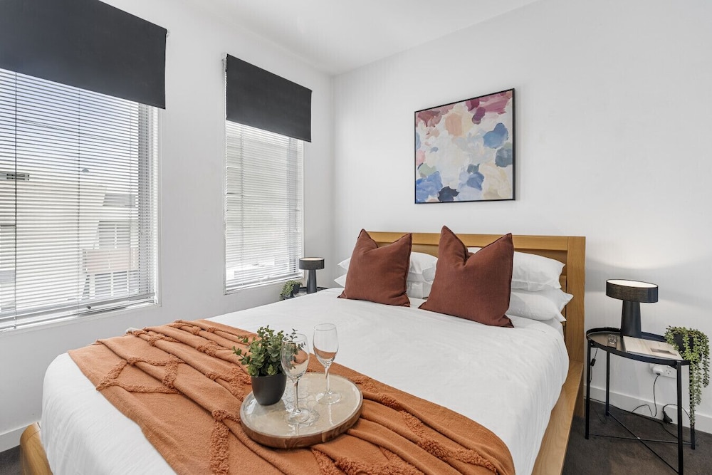 The Red Ember Retreat - Melbourne | Vrbo