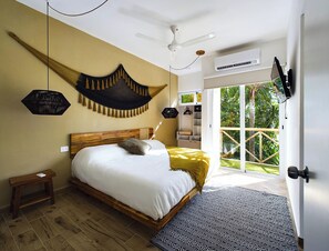 Apartamento, vista para o mar | 1 quarto, edredões de penas, cofre no quarto