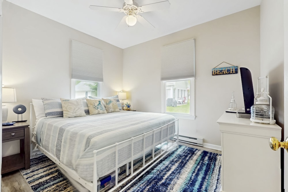 Cozy Cottage With Pools, Pickleball, Game Room, And Trolley To Nearby Beaches - Wells, ME
