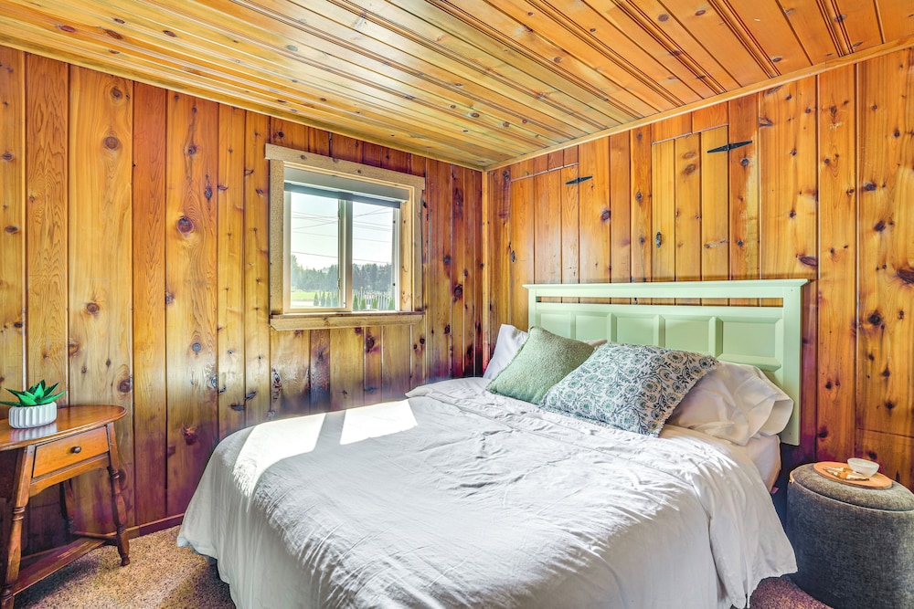 Hike, Ski, Ice Fish & Explore: Lodi Lake Escape! - Columbia County | Vrbo