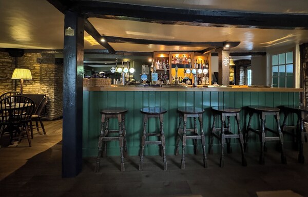 The Neeld Arms - Cotswolds