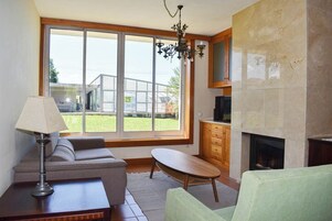 Villa Clássica, vista para a piscina | Sala de estar | Consola de videojogos 