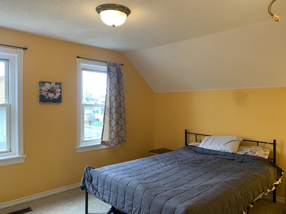 Charming 2-bed Private Single Family House - Gatineau