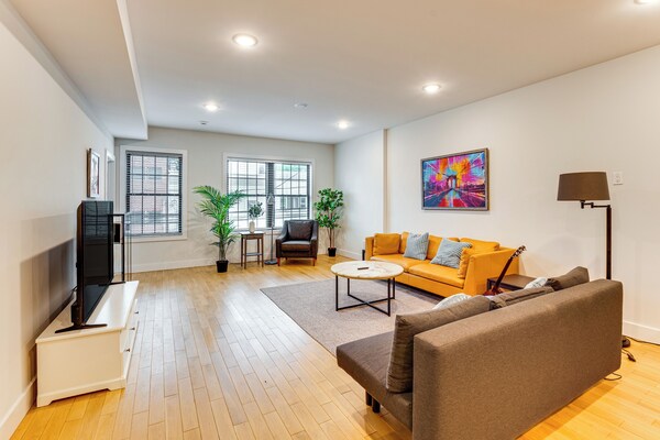 Walk To Journal Square: Modern Apt Near World Cup! - Brooklyn, NY