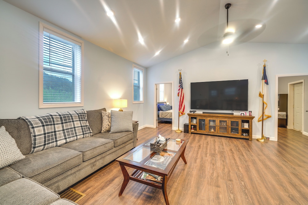 Near Kanawha River: Unique Renovated Home W/ Yard! - Smithers, WV