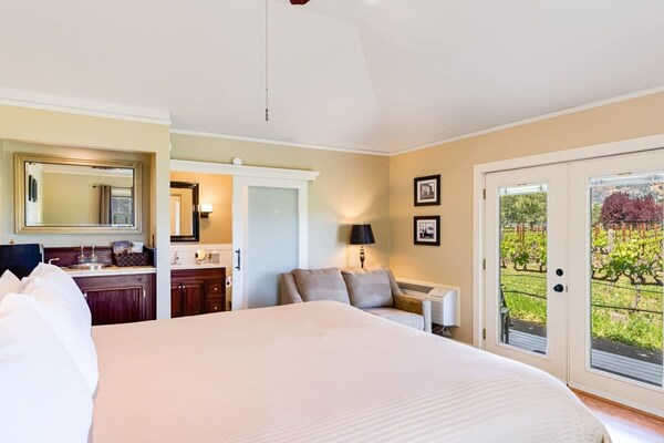 French Provencal Chateau In The Heart Of Napa - Calistoga, CA