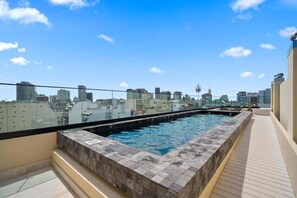 Piscina exterior sazonal 